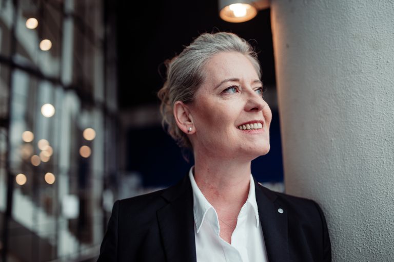 Andrea Henze – Unsere Kandidatin für das Amt der Oberbürgermeisterin in ...